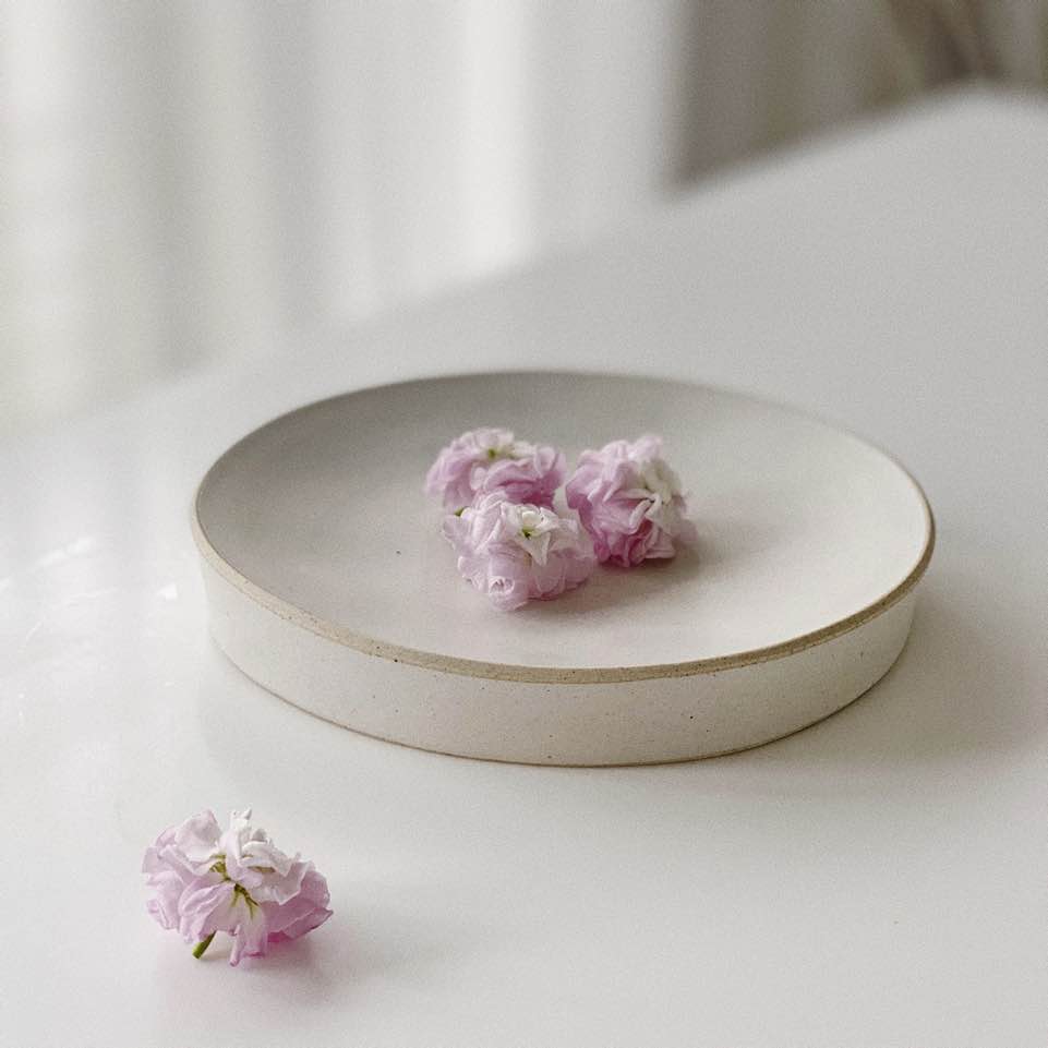 High Plate by OnJeom – Stroll