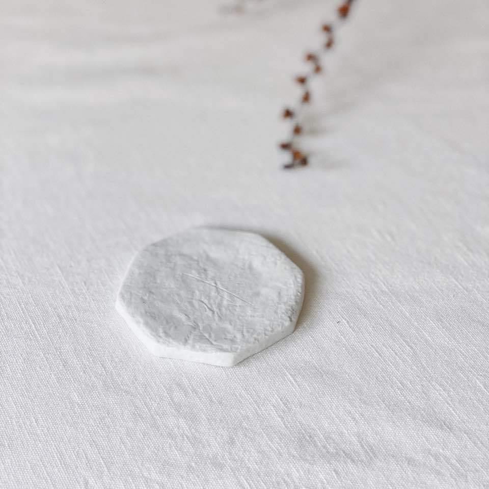 Octagonal Saucer (팔각소서) by PARK Songkuk – Stroll